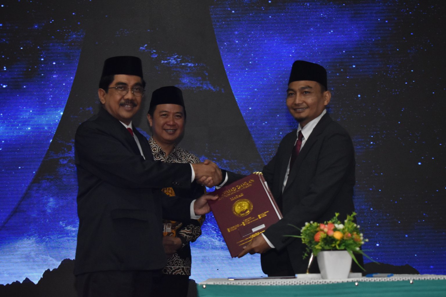 Dr. Yayat Sujatna, S.E., M.Si Resmi Dilantik Jadi Rektor ITB-AD Jakarta Periode 2023-2027 – PMB ...